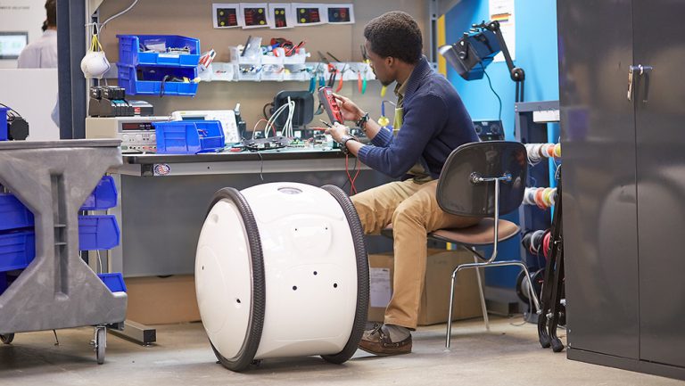 Gita, el vehículo de carga inteligente de Piaggio Fast Forward ...