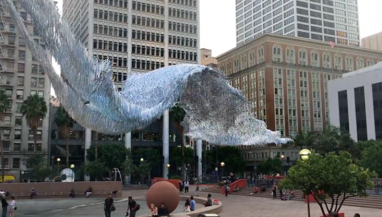 Liquid Shard, instalación de Poetic Kinetics en Los Angeles | Experimenta