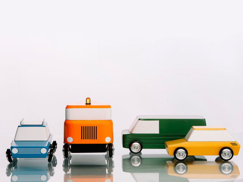 Chromiez, los juguetes de madera y nostalgia de Renátó Árpás. A cuatro ...