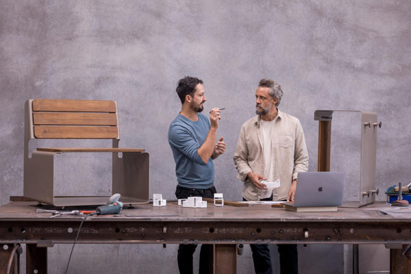 Outside Assembly presenta Podium. Mobiliario crossover australiano ...