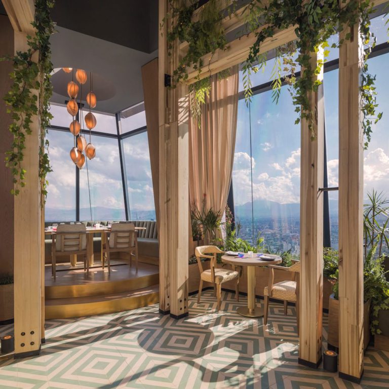 Ling Ling, el jardín gastronómico de Sordo Madaleno Arquitectos en ...