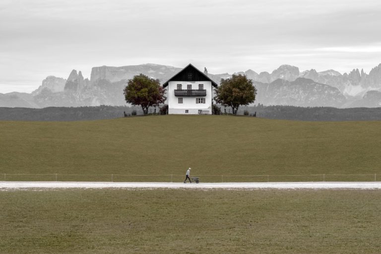Perspe, la arquitectura reflejada de Gustav Millet. La celebración de ...