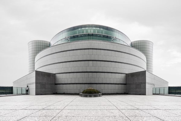 Perspe, la arquitectura reflejada de Gustav Millet. La celebración de ...