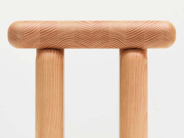 Trilit, el taburete escultural de Karl-Johan Hjerling | Experimenta