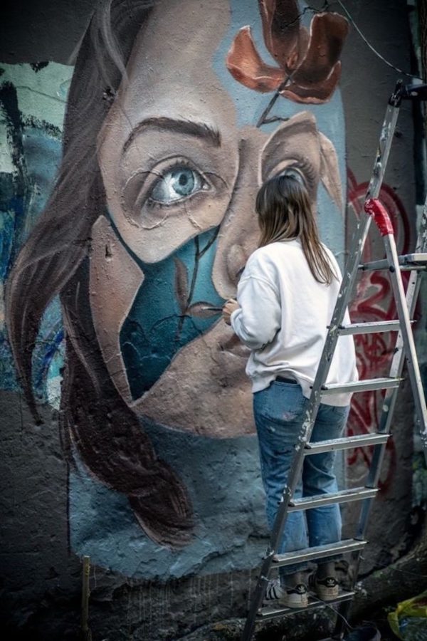 Miradas urbanas: los murales de Caro Pepe en Berlín | Experimenta