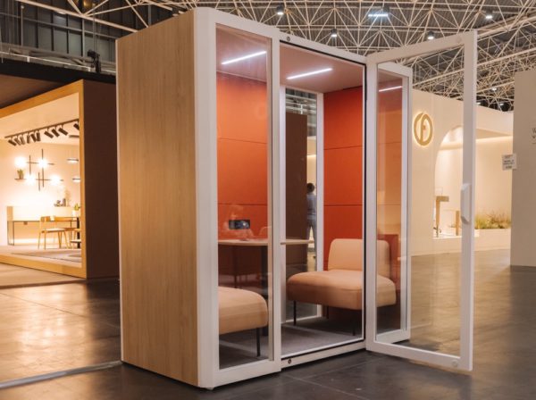 Qyos, las cabinas acústicas de Actiu. Privacidad para espacios abiertos | Experimenta