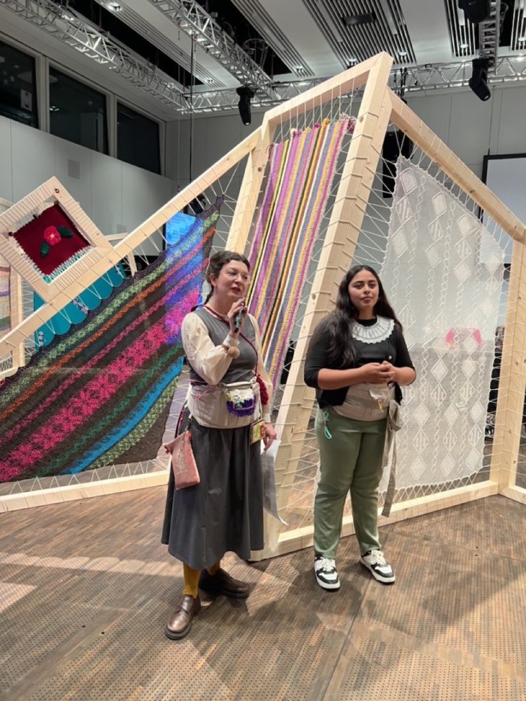 Unión Textiles Semillas emociona a todos en su paso por Berlín ...