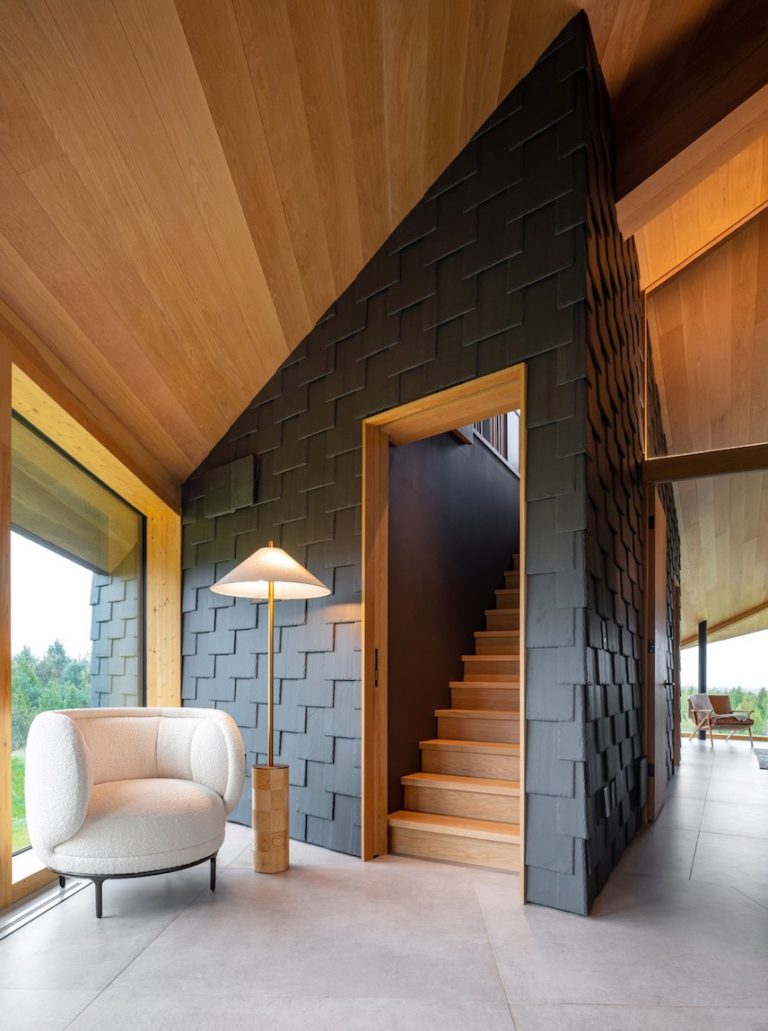 Kariouk Architects y un inesperado volumen arquitectónico en los ...