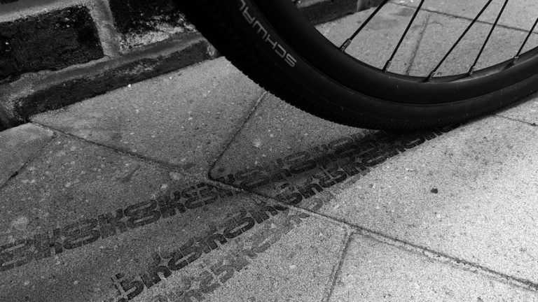 Sutherl& rediseña la identidad de Bikedot. Y todo sobre ruedas ...